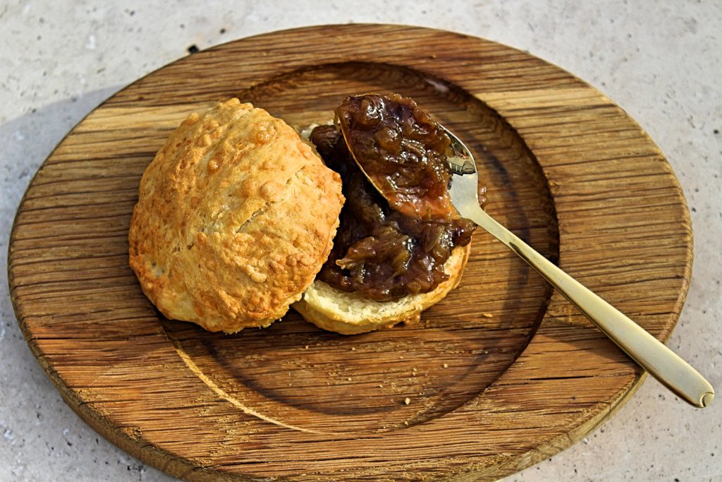 CHEESE SCONES WITH RHUBARB CHUTNEY - Jack's Meat Shack